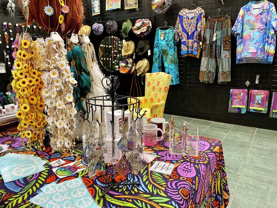 BoHo Hippie Hut brings free, relaxed vibes to Midland Mall