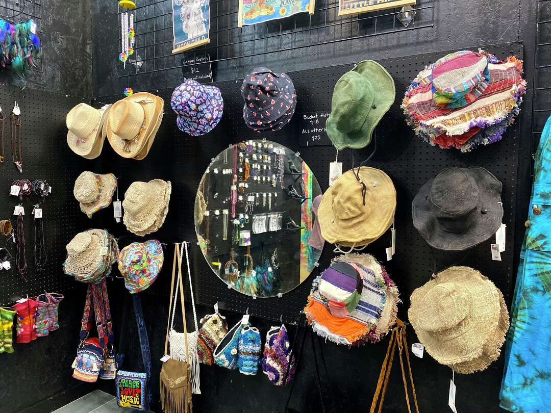 BoHo Hippie Hut brings free, relaxed vibes to Midland Mall
