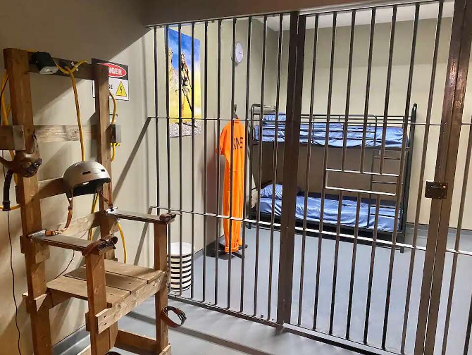 Most unique, creative Houston Airbnbs: 'Luxury' jail suite, tiny home