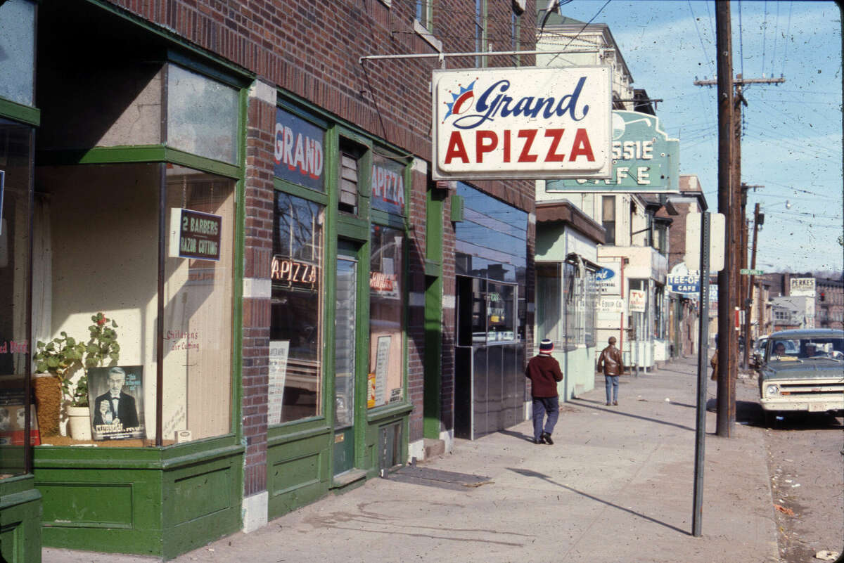 Historic New Haven pizzeria Grand Apizza goes up for sale