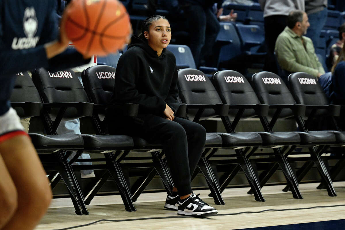 Family of UConn women's basketball star Azzi Fudd discusses injury