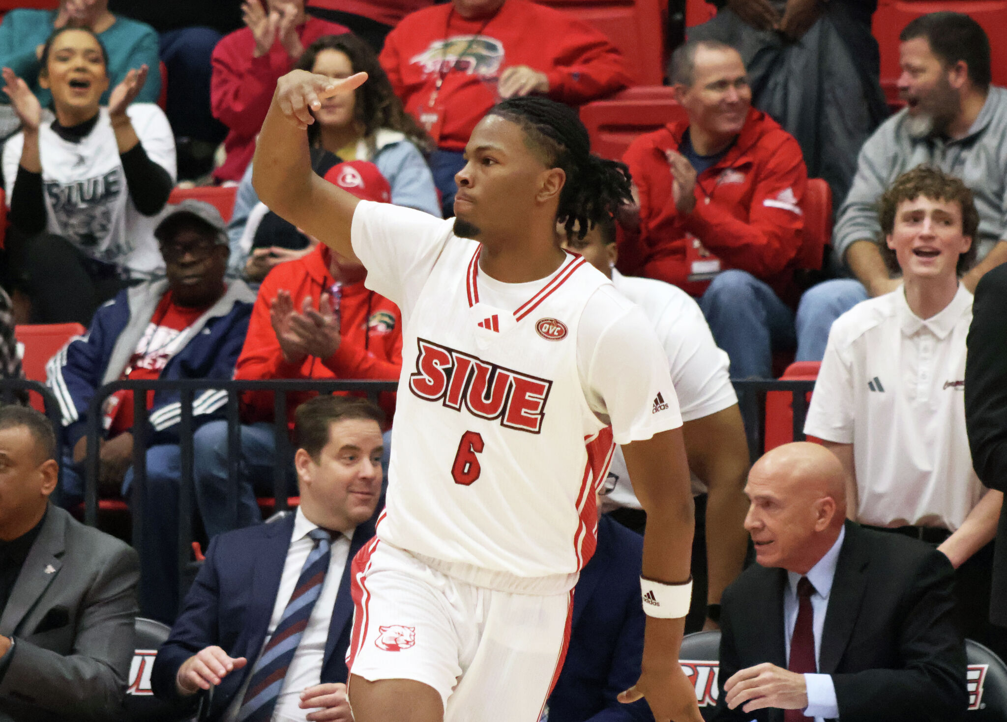 Belleville East grad Jordan Pickett’s big second half helps lift SIUE