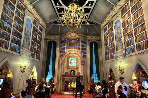 Disneyland is closing a longtime attraction. Here’s a last look.