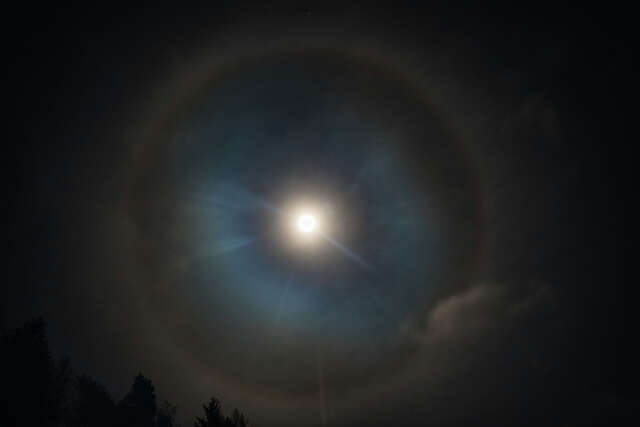 Why Texans saw a weird ring of light around the moon