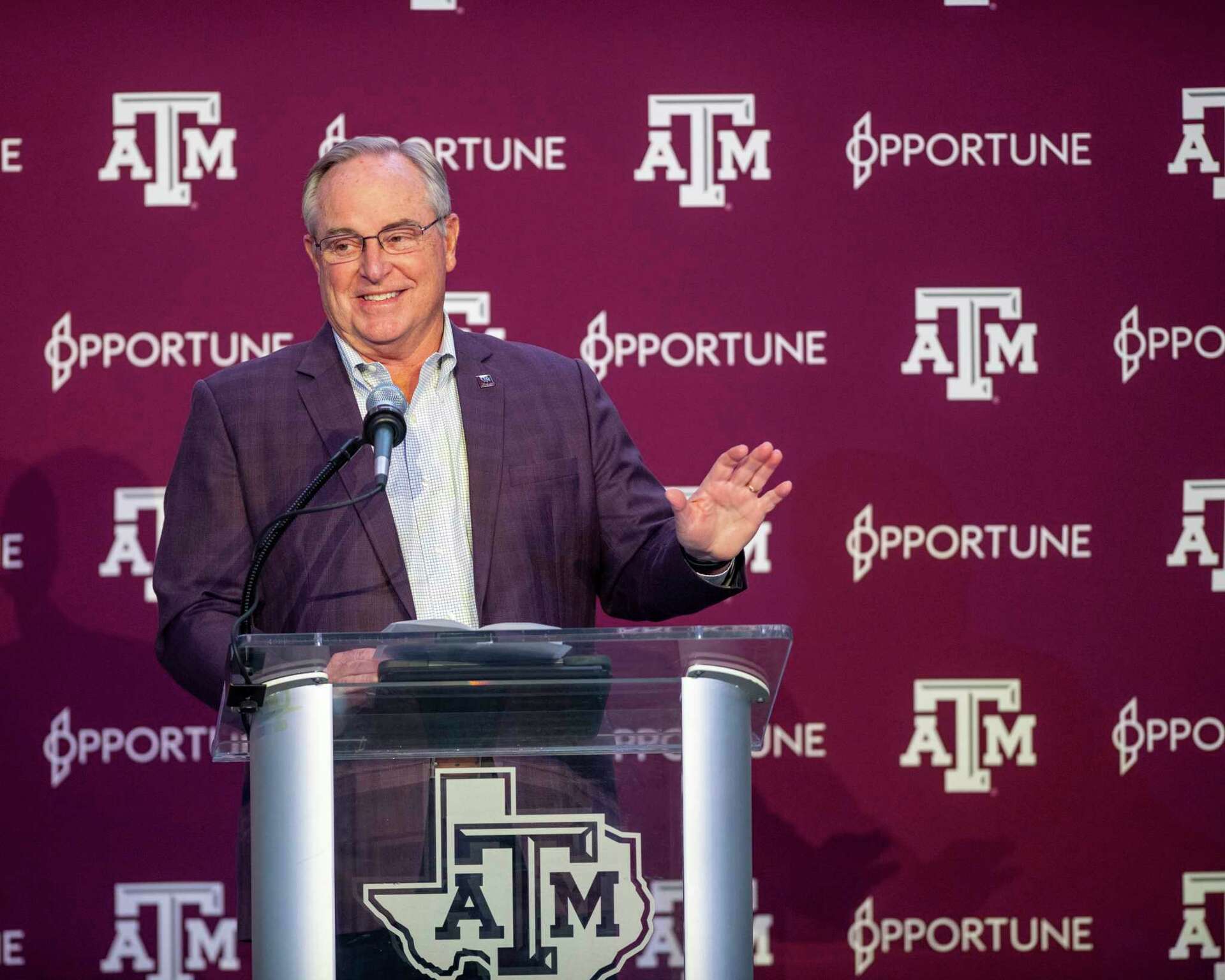 Texas A&M’s Mark Welsh wants to embrace the spirit of Aggieland