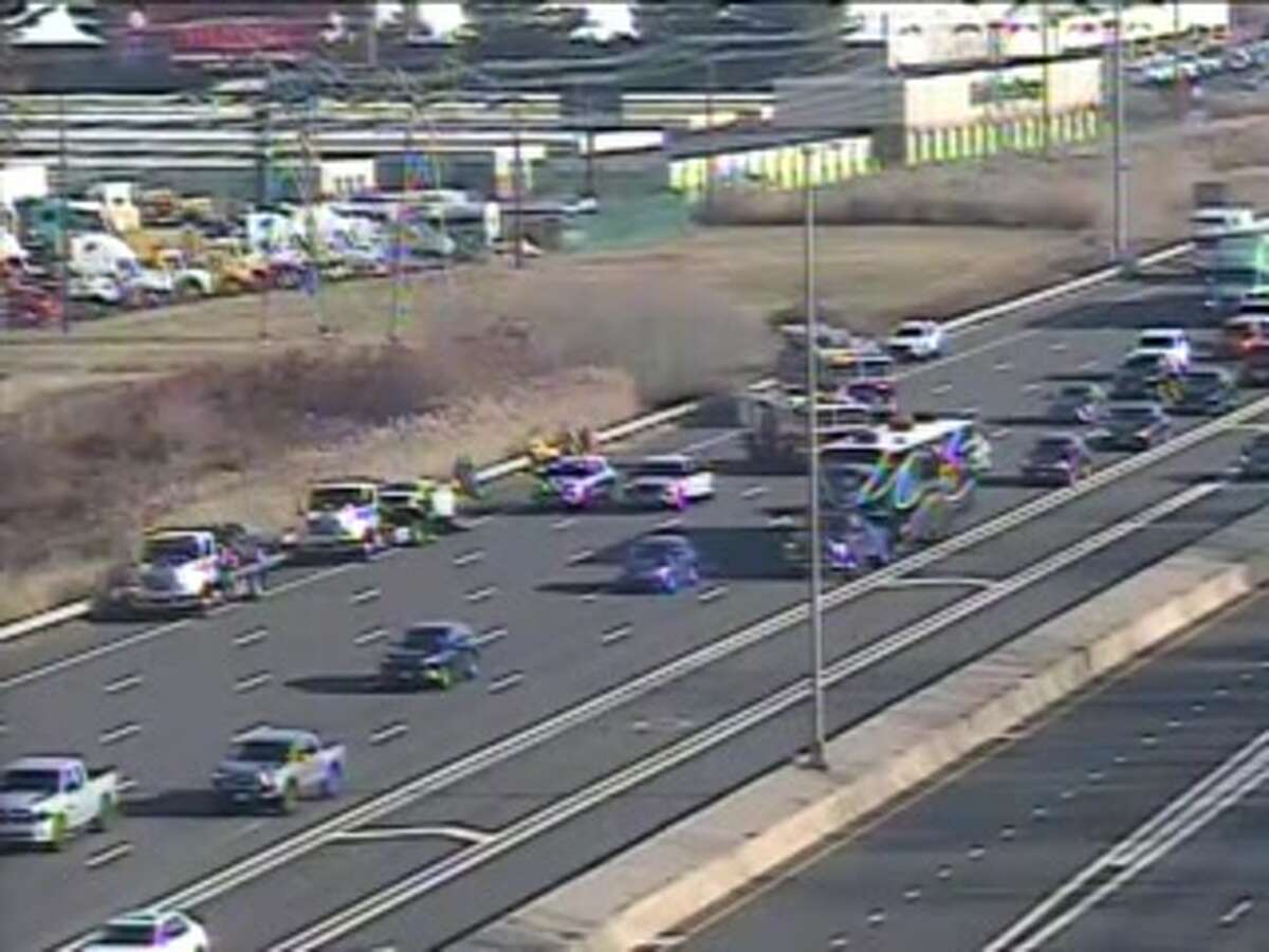 Police: Minor injuries from car crash on I-84 in East Hartford