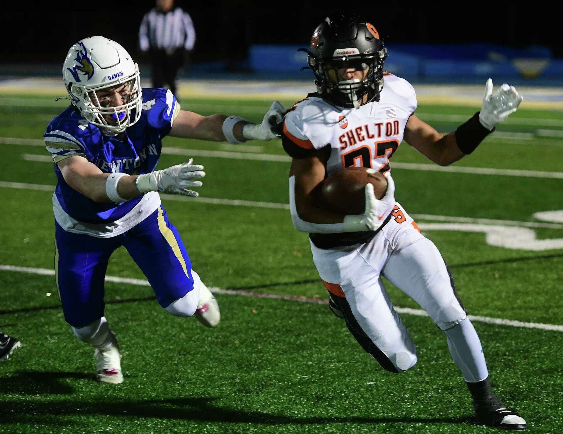 Newtown High School football beats Shelton in CT playoff quarterfinals