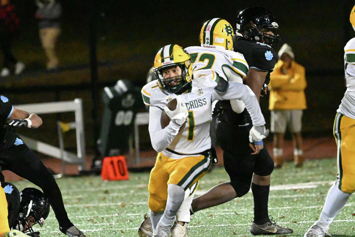 Marques Campbell scores four touchdowns, lead Holly Cross past SMSA
