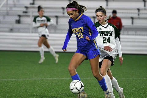 Connecticut girls soccer star Laney Smith keeps dominating for Mercy
