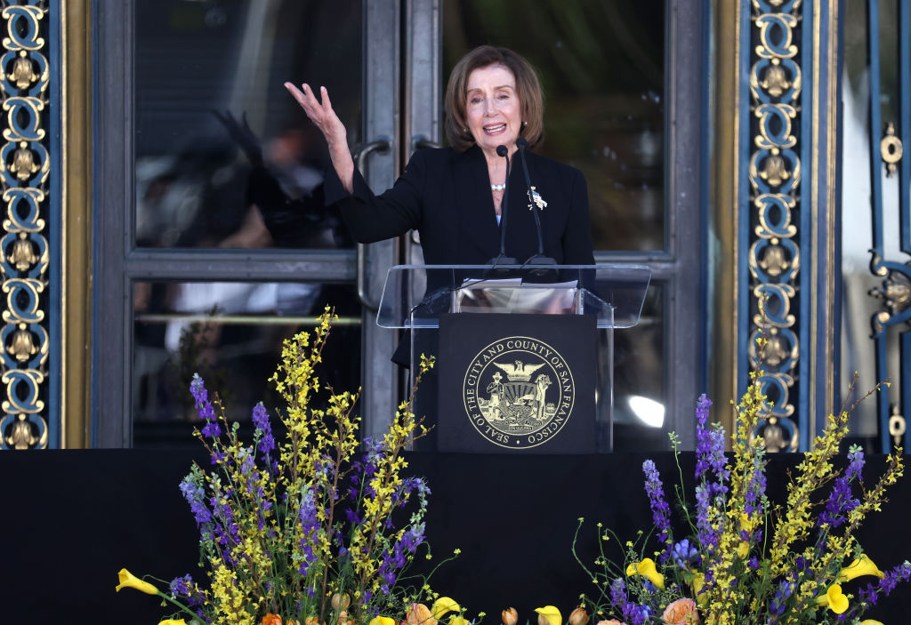 Pelosi more involved in ailing Feinstein's legal affairs than reported