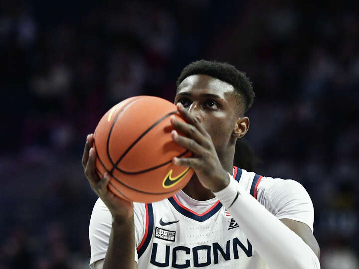 Samson Johnson's long journey to UConn men's basketball team