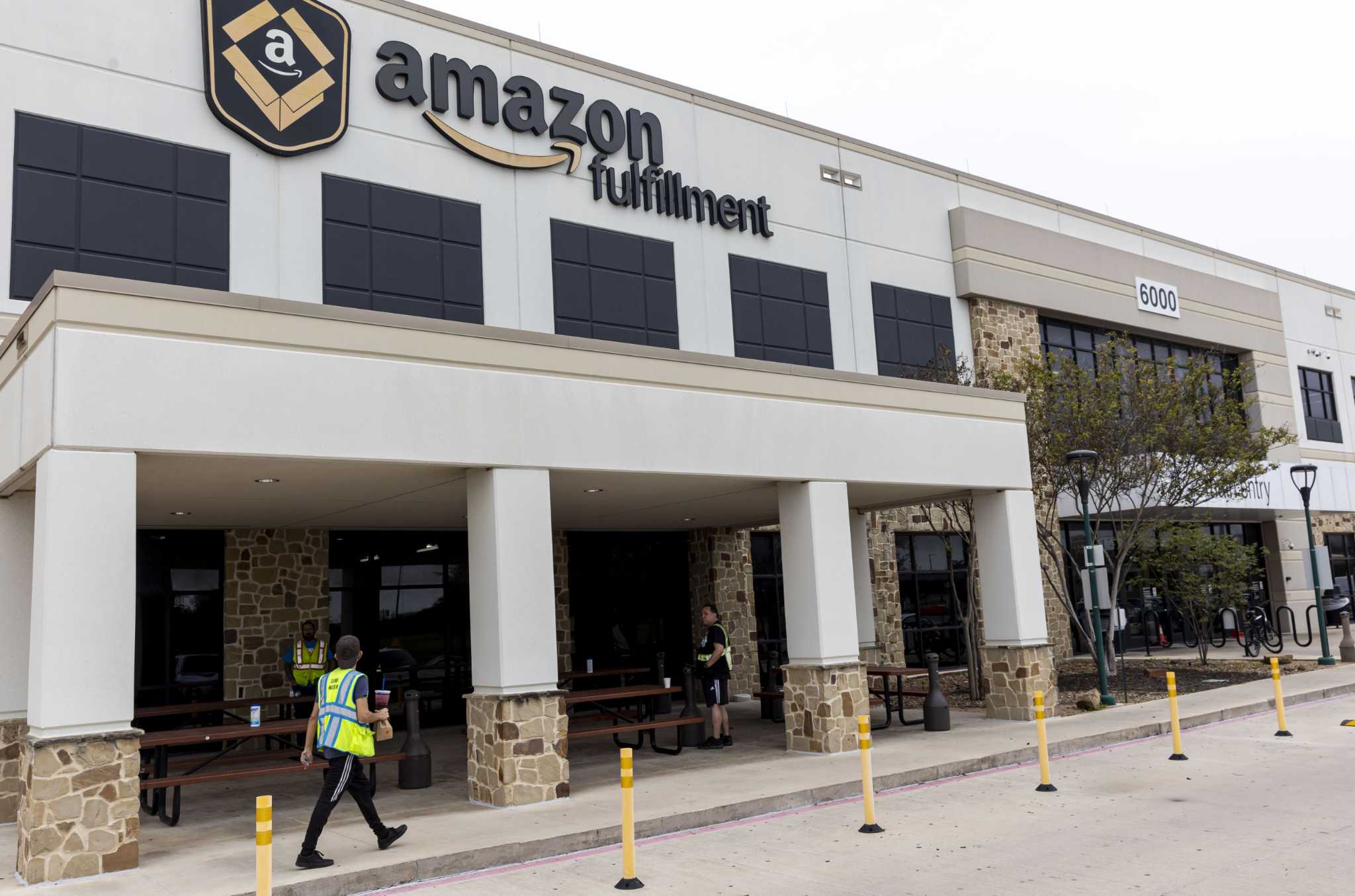 Earnings roundup: Amazon rides ‘record-breaking’ holiday shopping