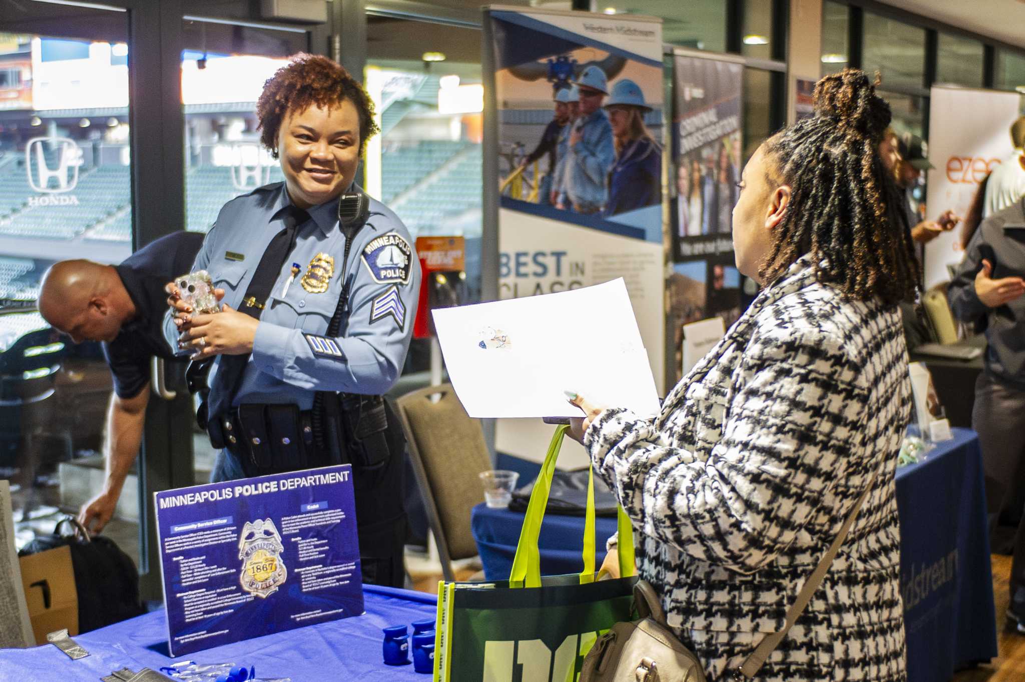 Minneapolis Police Department recruiting officers in Houston