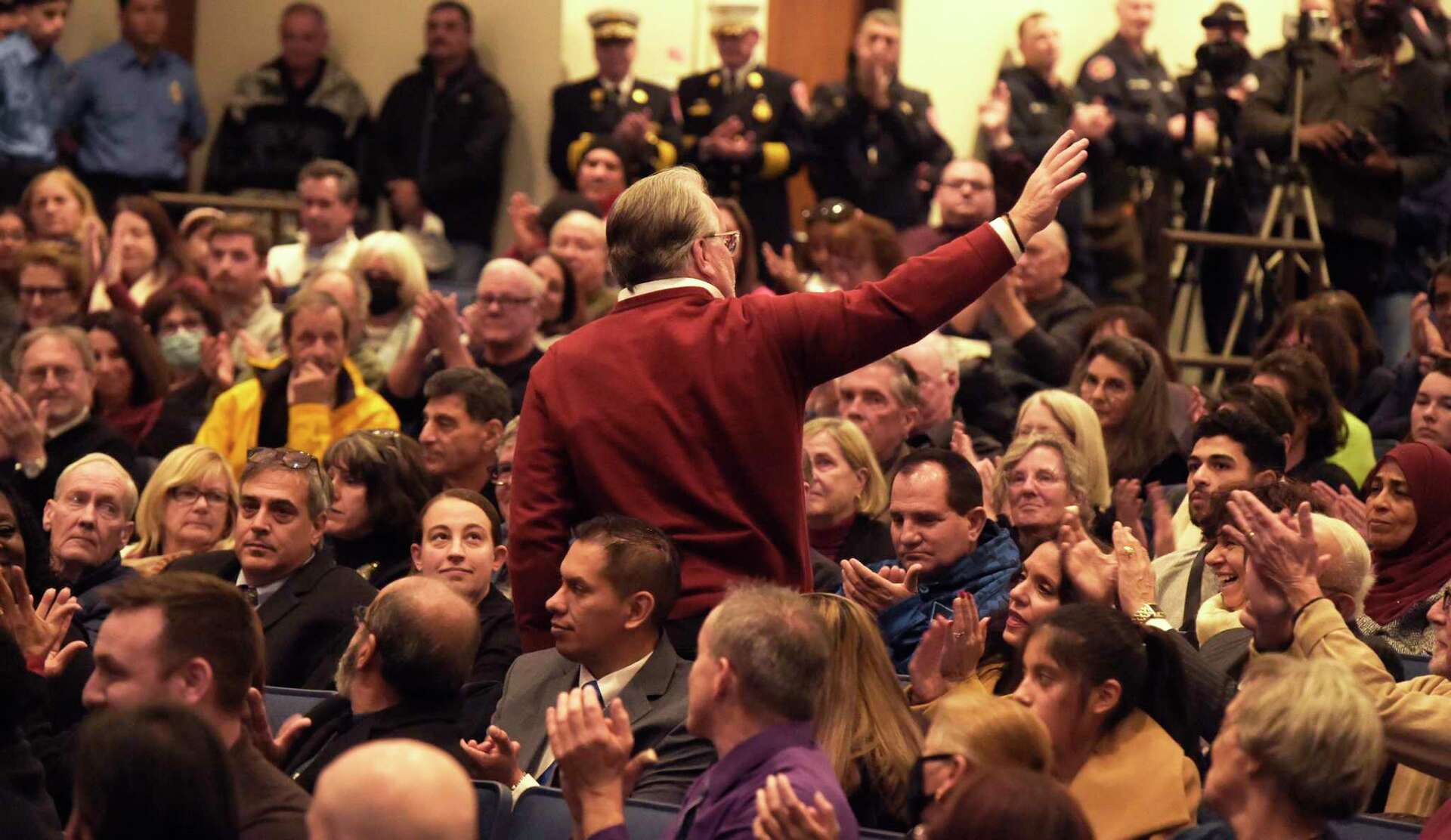 Democrat Roberto Alves sworn in as Danbury's first Latino mayor