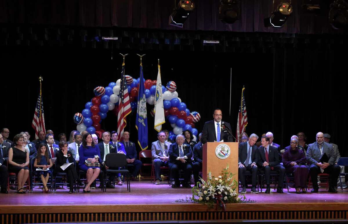 Democrat Roberto Alves sworn in as Danbury's first Latino mayor