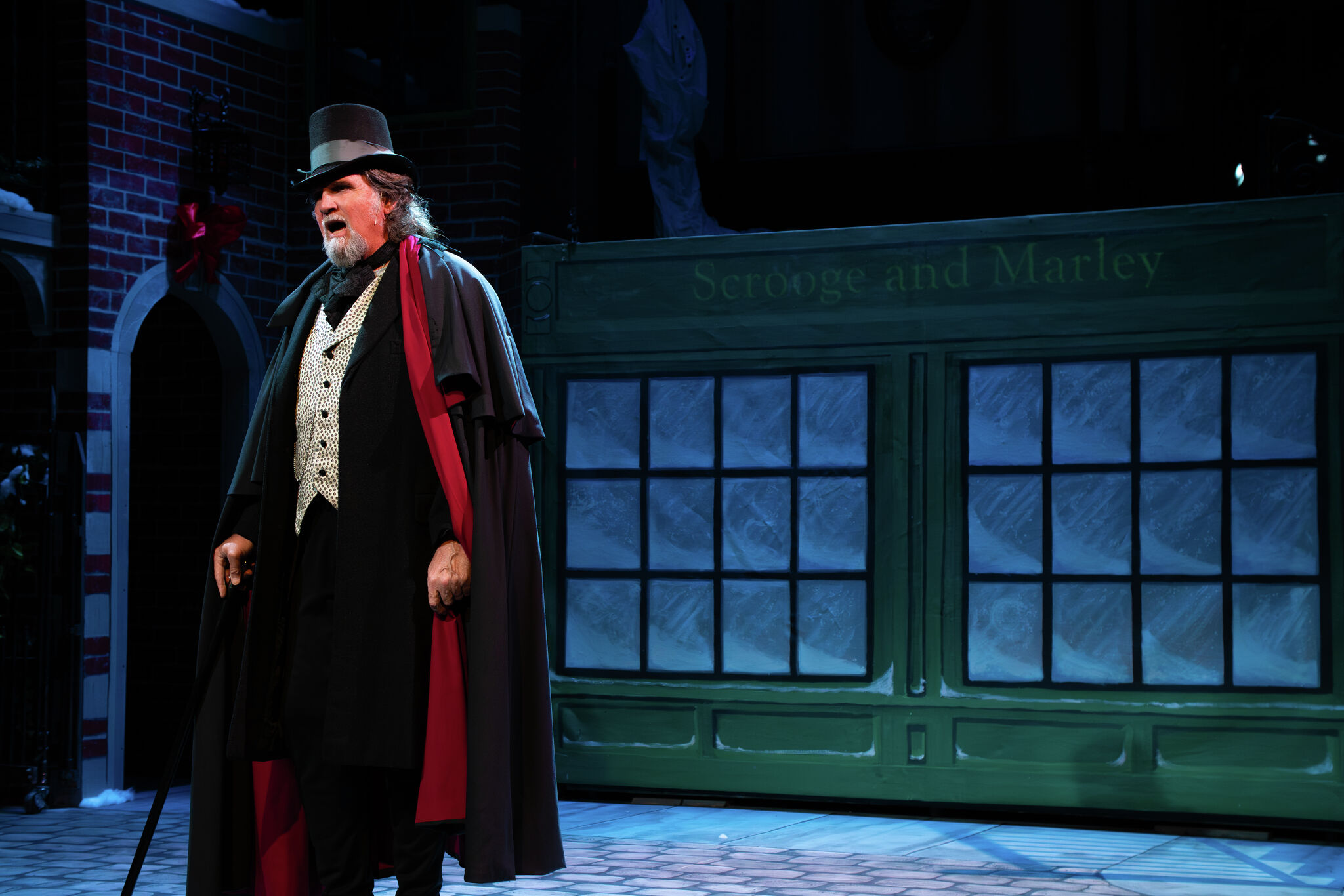 Actor travels from Florida to CT to play Scrooge in 'A Christmas Carol