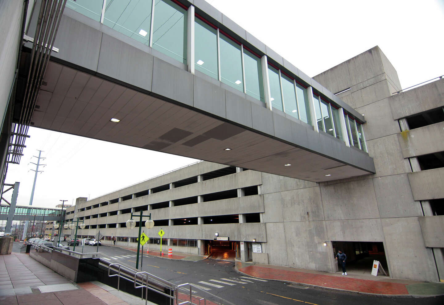 New Stamford train station parking garage still hasn't opened