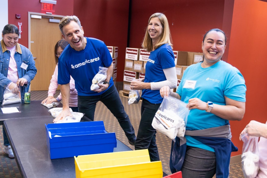 The Dish: Tony Goldwyn helps out at Stamford Americares