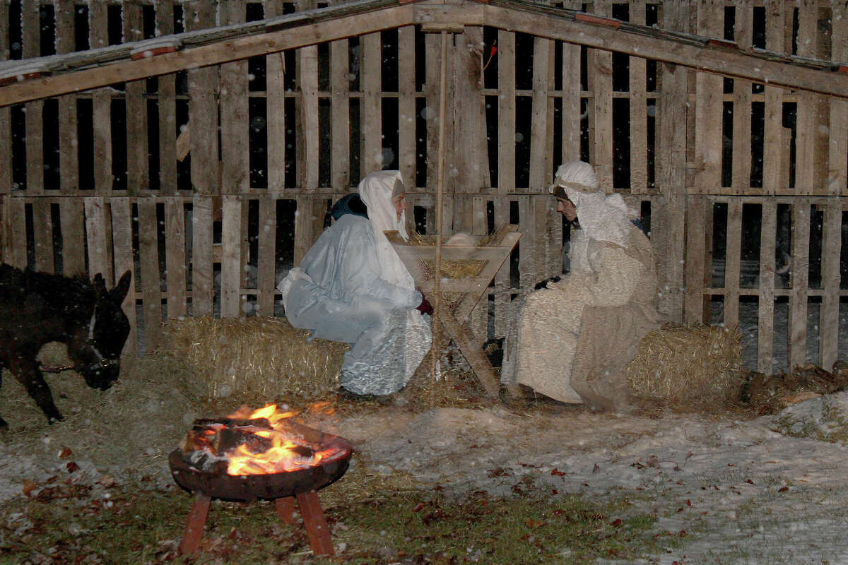 CranHill Ranch hosts live, drive-through nativity