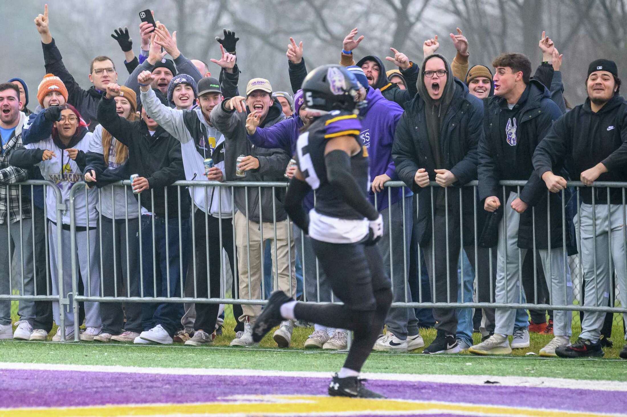 UAlbany football blows out Richmond in FCS second-round playoff game