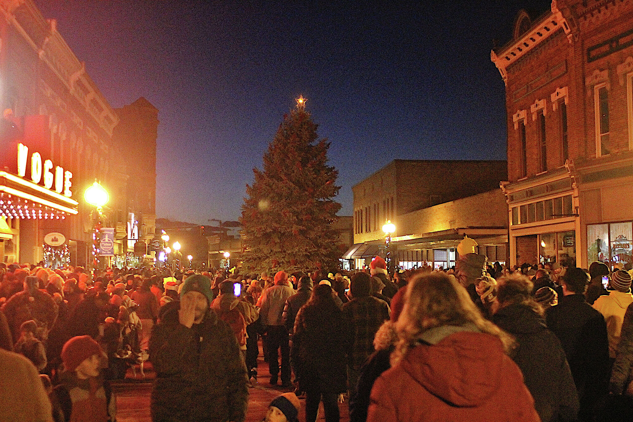 Manistee Victorian Sleighbell Parade returns with fireworks