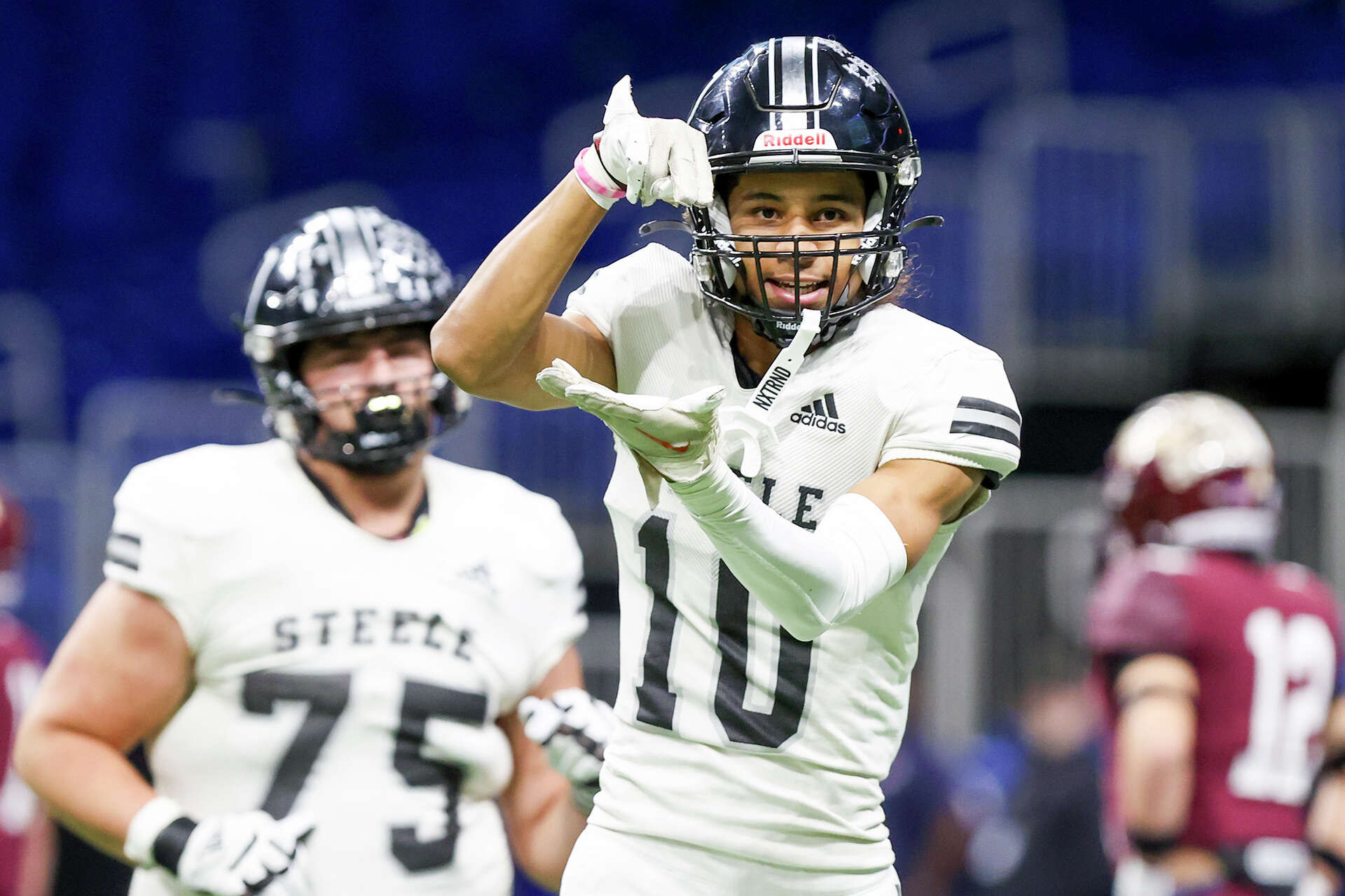 Steele football holds off Dripping Springs in state quarterfinal