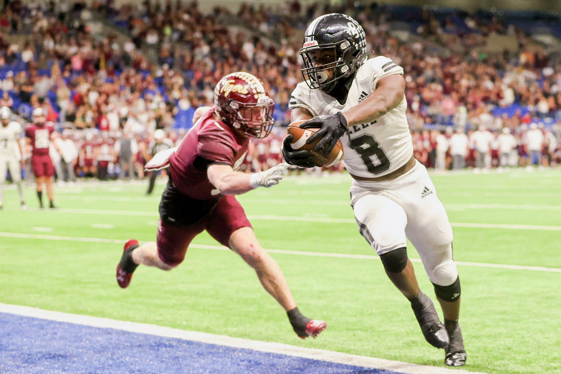 Steele football holds off Dripping Springs in state quarterfinal