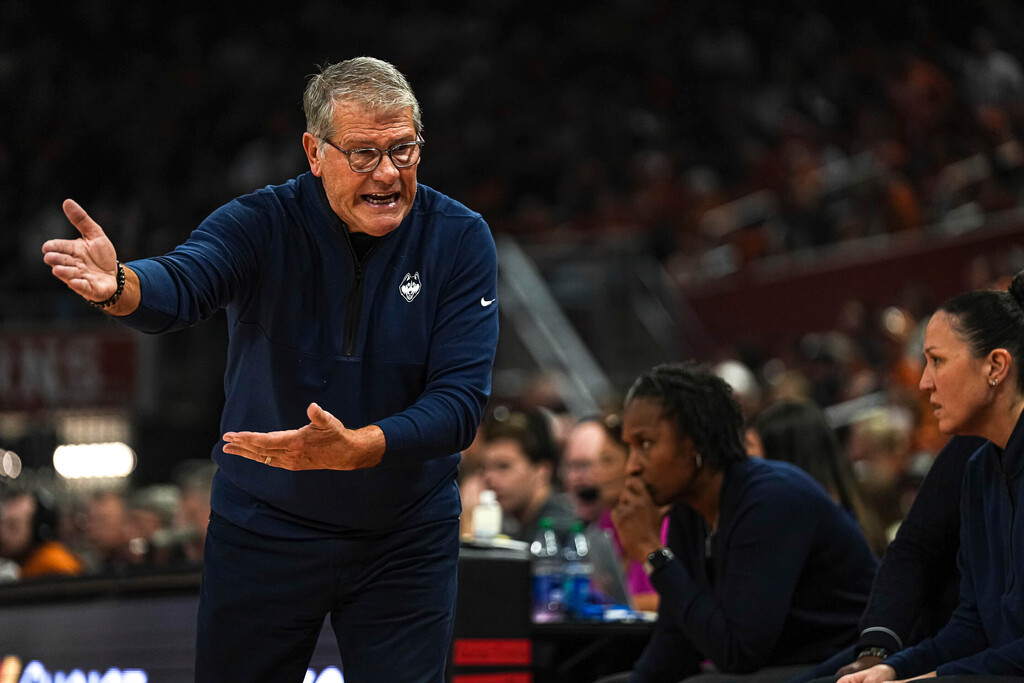How UConn women's basketball coach Geno Auriemma managing start