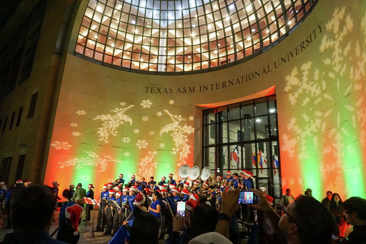 Photos: TAMIU gets into the holiday spirit with tree lighting event