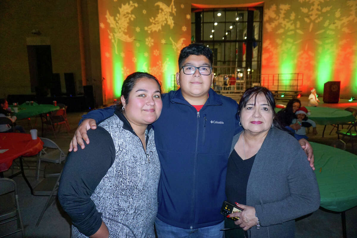 Photos: TAMIU gets into the holiday spirit with tree lighting event