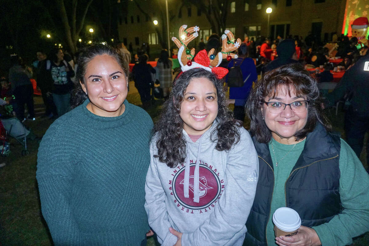 Photos: TAMIU gets into the holiday spirit with tree lighting event