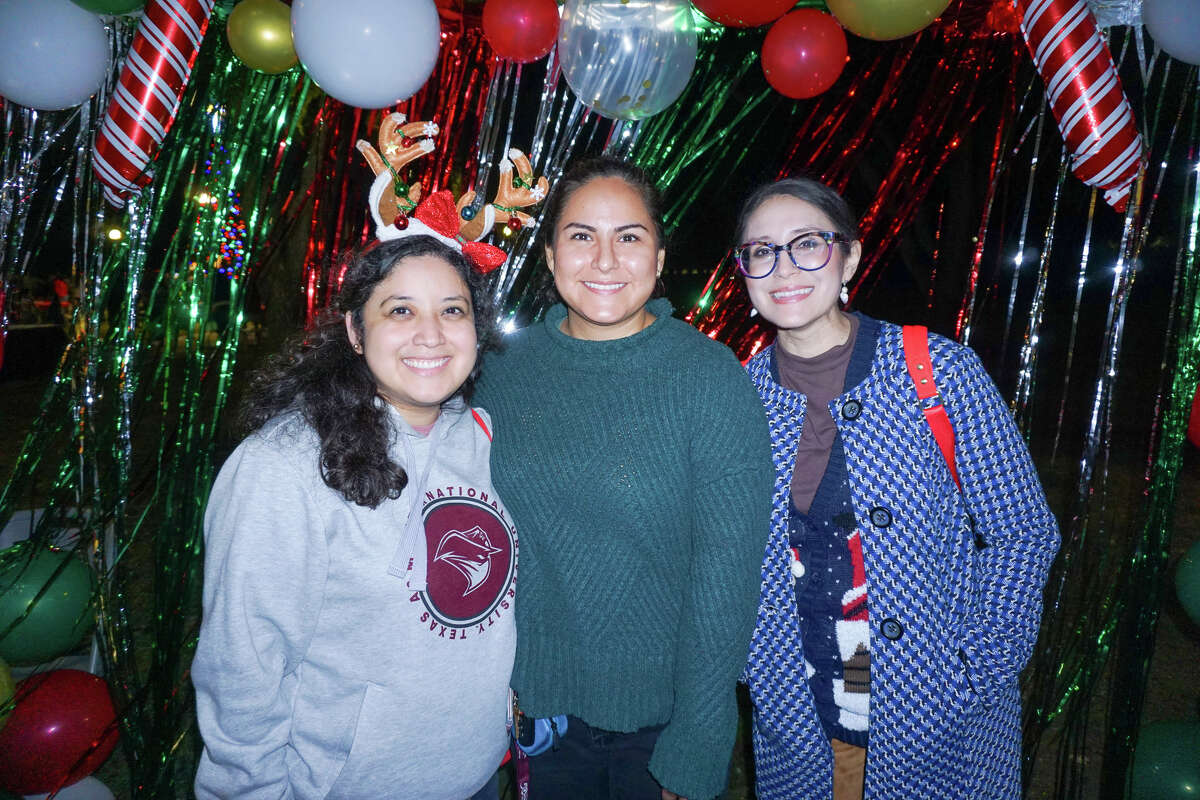 Photos: TAMIU gets into the holiday spirit with tree lighting event
