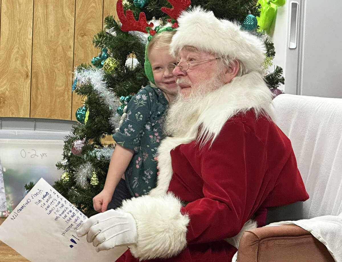 Huron County Santa Claus has busy schedule during holidays
