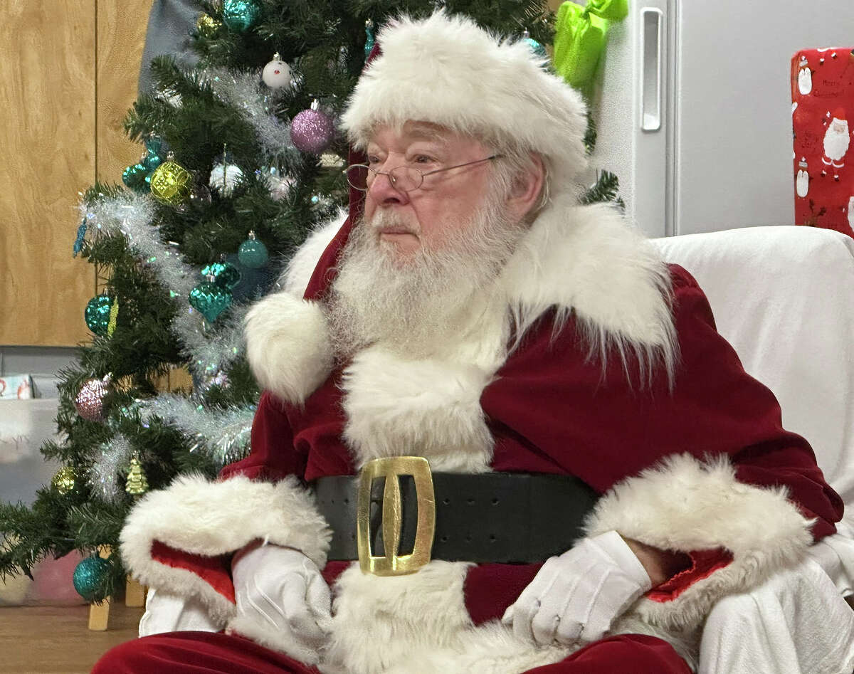 Huron County Santa Claus has busy schedule during holidays