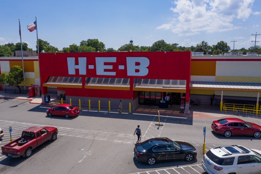 H-E-B shuts down store after shooting in San Antonio