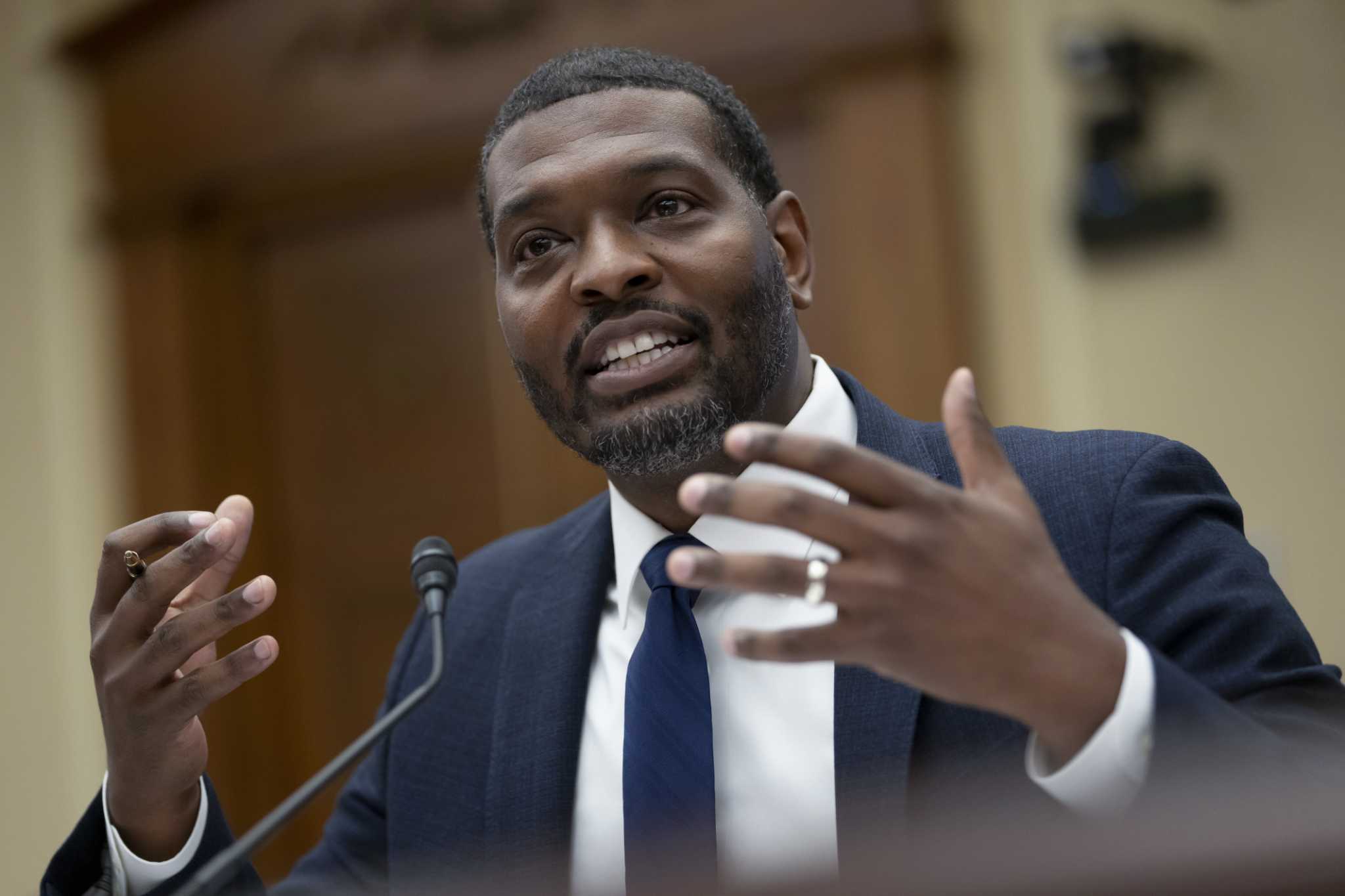 EPA gives automakers more time on emission standards