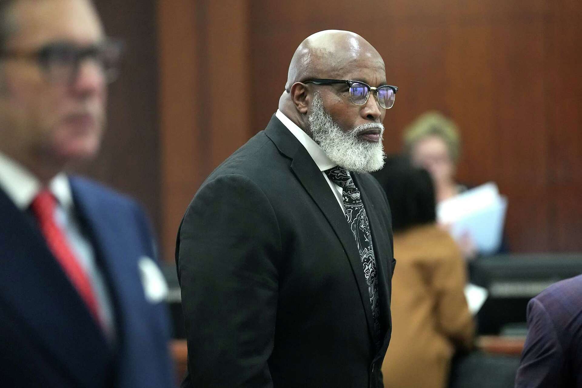 Ex-bailiff acquitted of wife's death accused of stealing waitress' tip