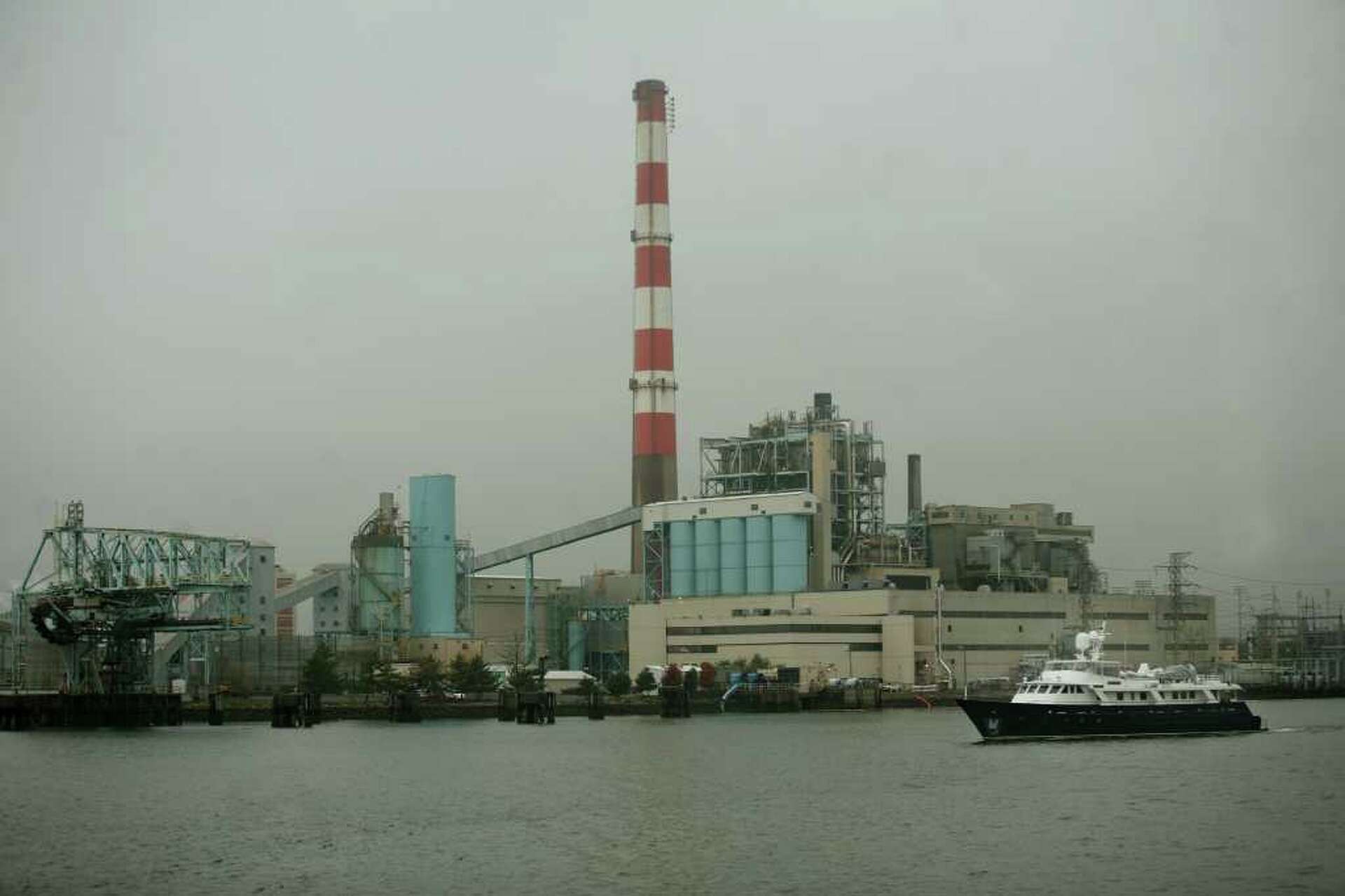 Coal fire erupts at Bridgeport power station