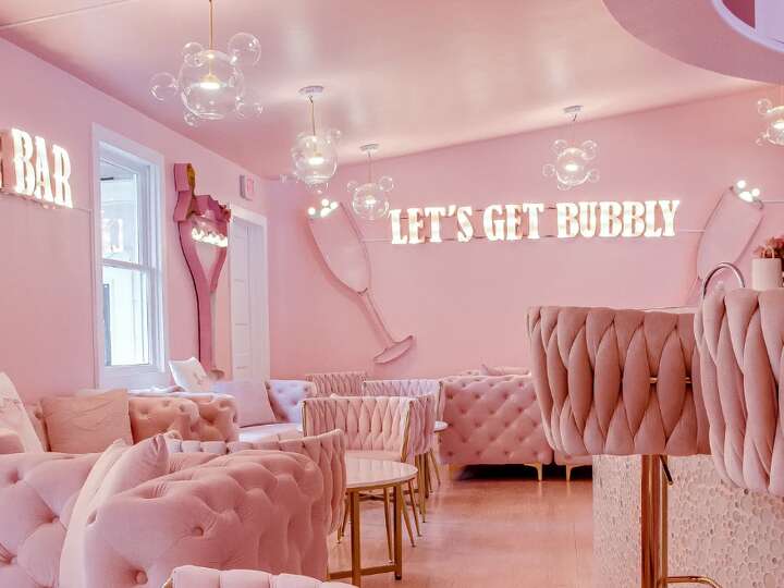 Brooke's Bubble Bar brings pink drinks to Fredericksburg