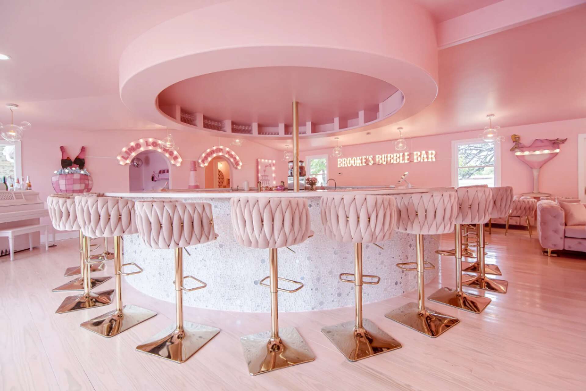 Brooke's Bubble Bar brings pink drinks to Fredericksburg