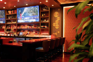 This viral Bay Area seafood restaurant feels straight out of Vegas