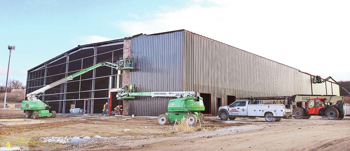 Illinois Gators to be top tenant at new Sports Barn