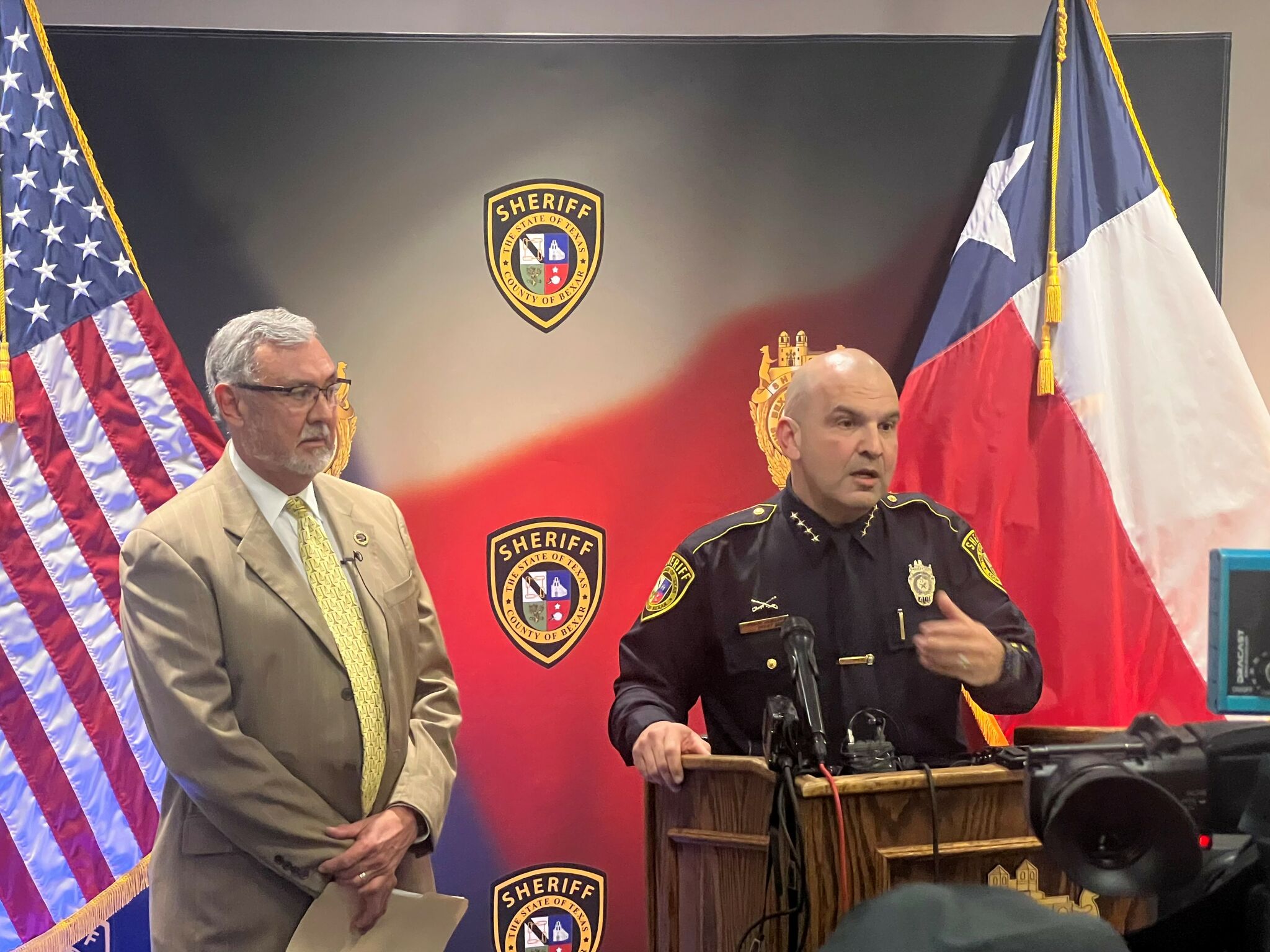 Army veteran kills parents, 4 others in Texas shooting spree