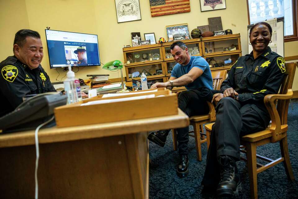 Owner of Manny's in SF, Manny Yekutiel, might run for mayor