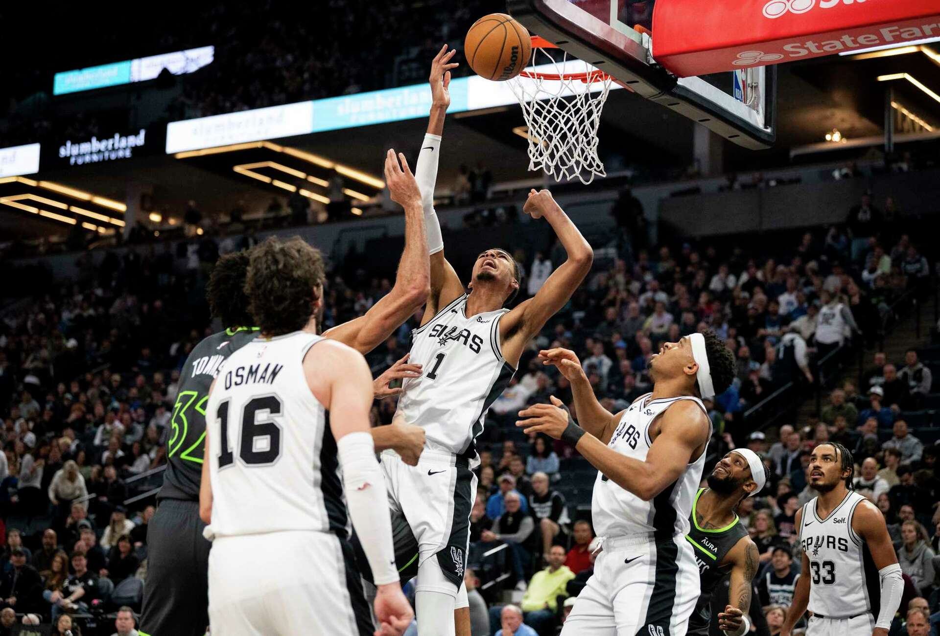 Spurs' Jeremy Sochan benched as Gregg Popovich changes lineup