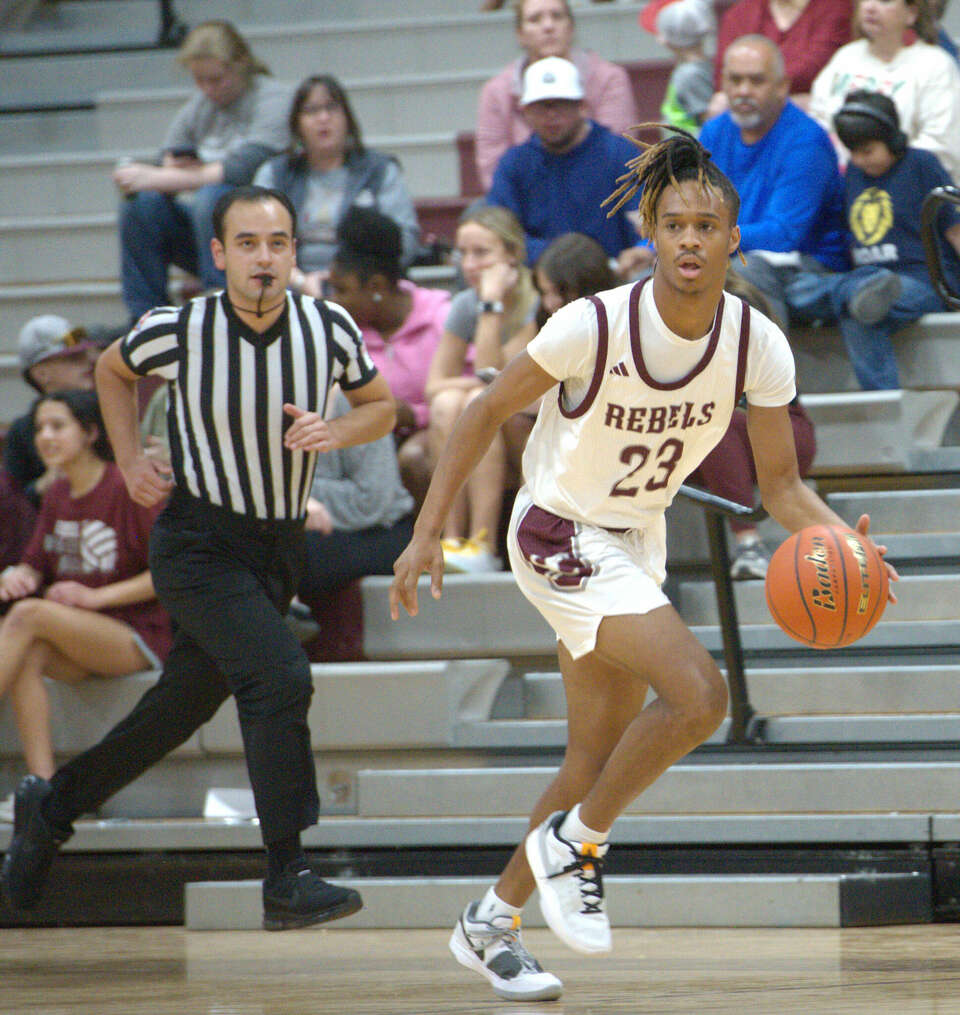 Portillo is as an inspiration for young basketball officials