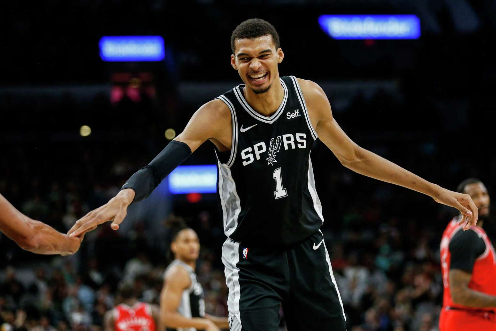 Victor Wembanyama makes top 10 in first All-Star voting fan returns