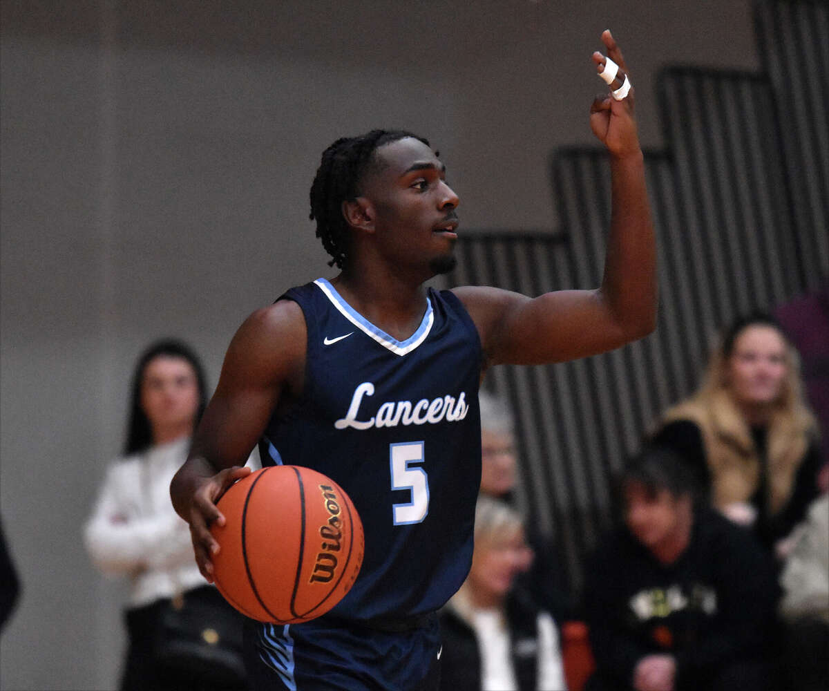 Edwardsville bounces back with win over Belleville East