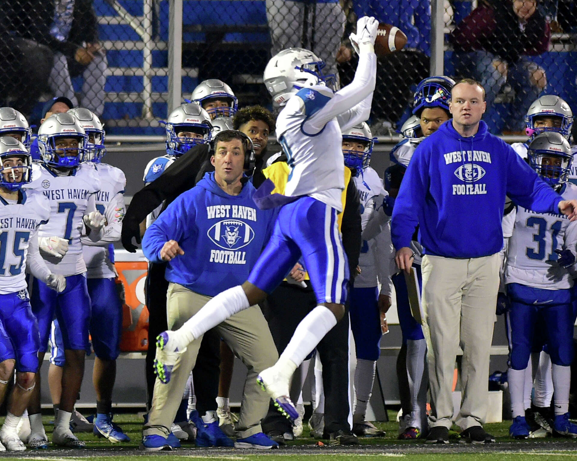 Staples wins CIAC Class LL football championship over West Haven