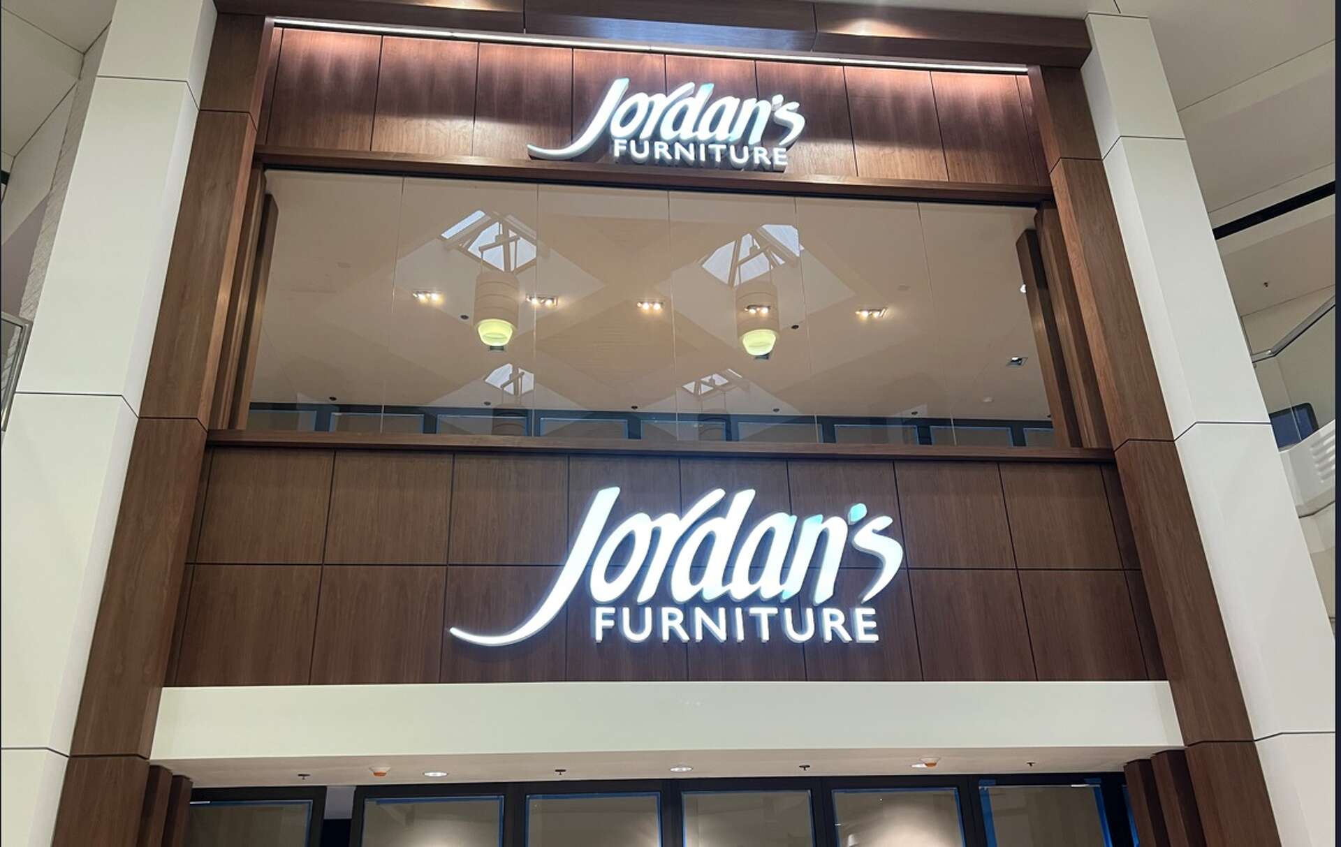 Closure of anchor stores at Connecticut malls has broad impact